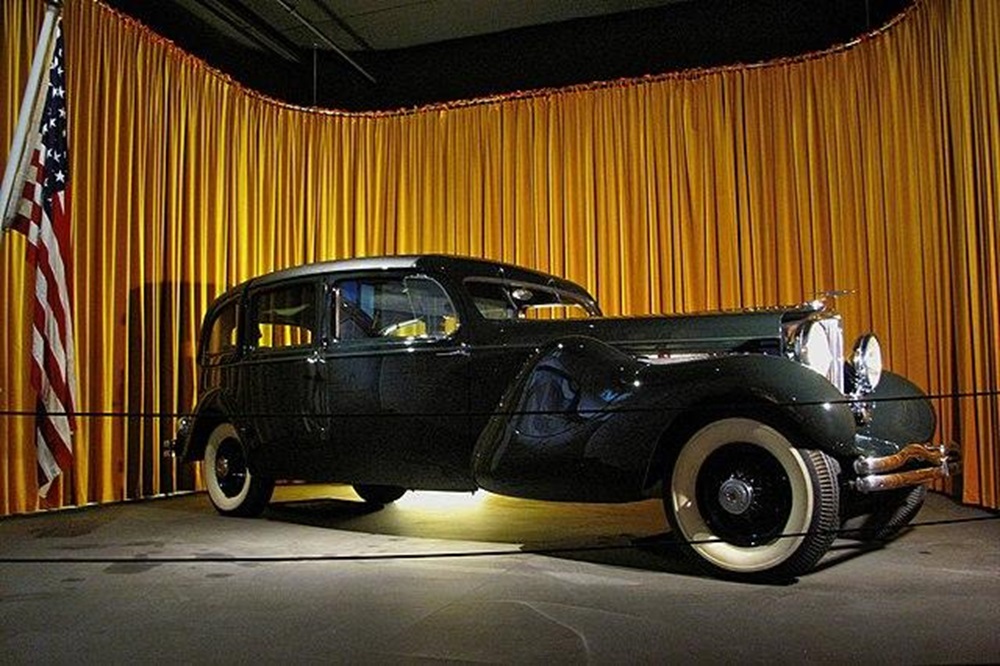 Understanding the Long-Term Value of Antique Cars - Auto WPS